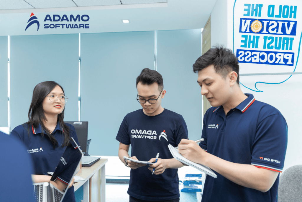 What is Custom Software: Definition, Benefits, Types, Best Practices